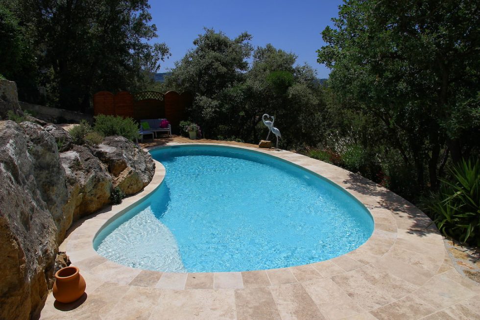 Taille idéale d’une piscine : dimensions, longueur et largeur
