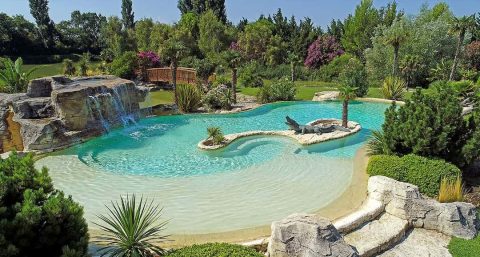 Surface et terrain requis pour une piscine lagon